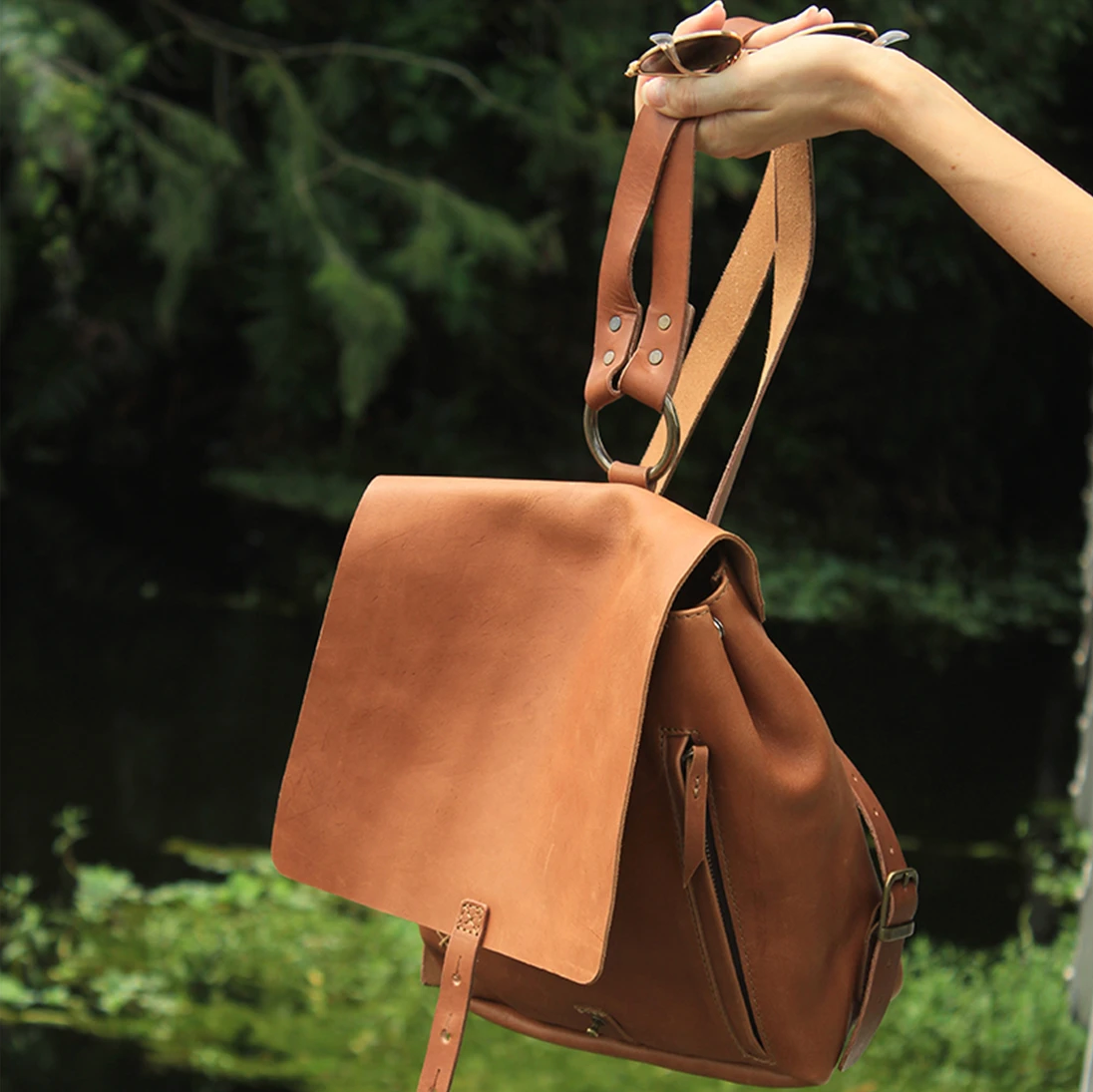 4 Must-Have Leather Essentials for Women – Embrazio